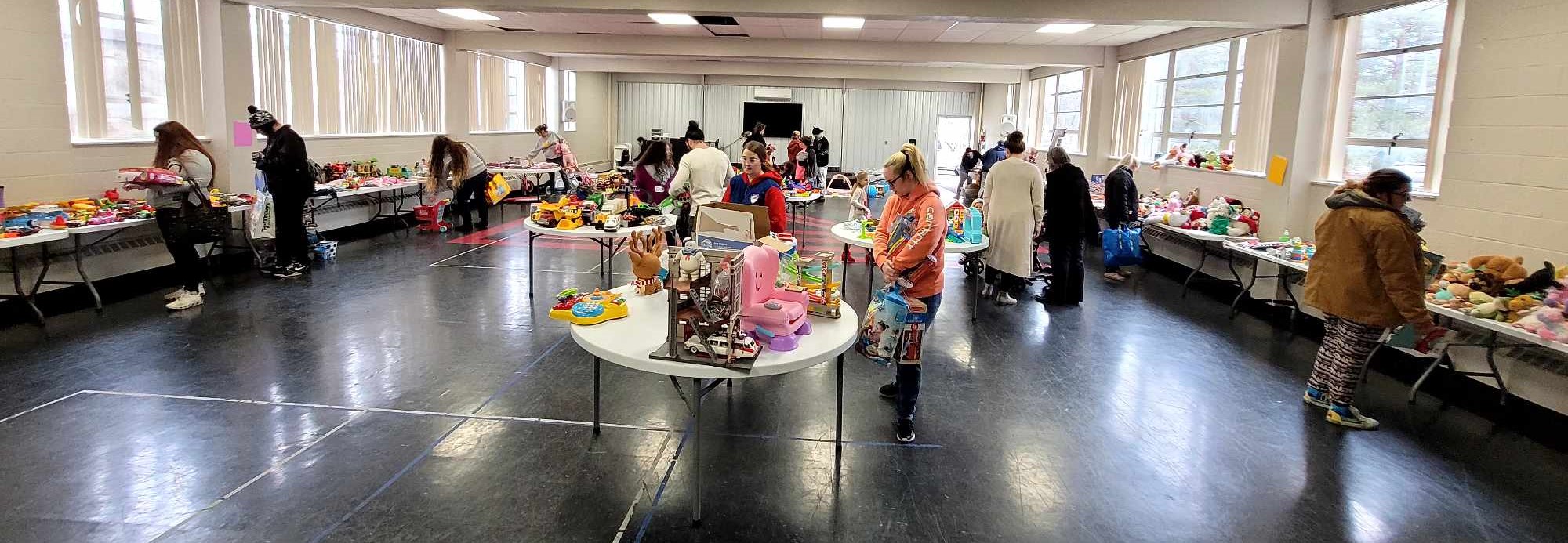 Conduit Ministries Hosts Weekend Toy Giveaway | News, Sports, Jobs ...